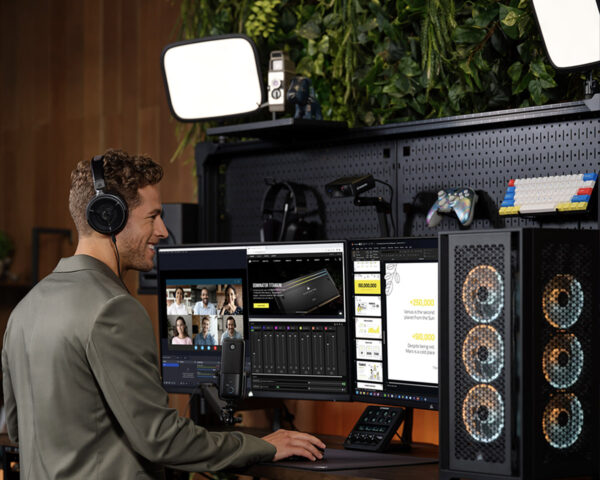 CORSAIR Platform:6 Modular Computer Desk | WERD