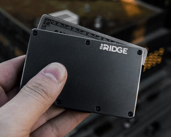 9 Best Pop Up Wallets for Men: Easy Access to Your Cards | WERD