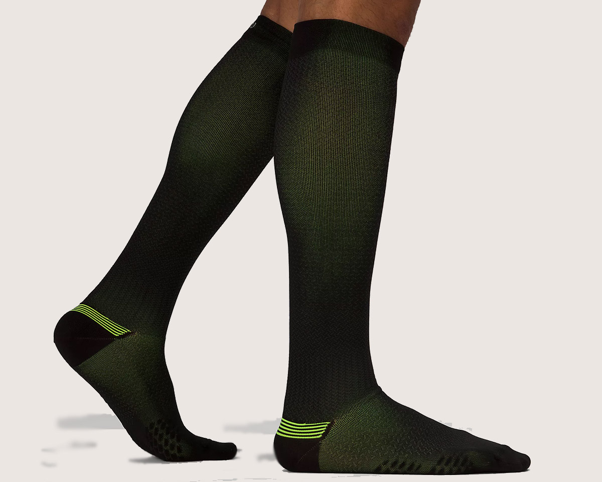 11 Best Men’s Compression Socks for Travel, Work & Sports | WERD